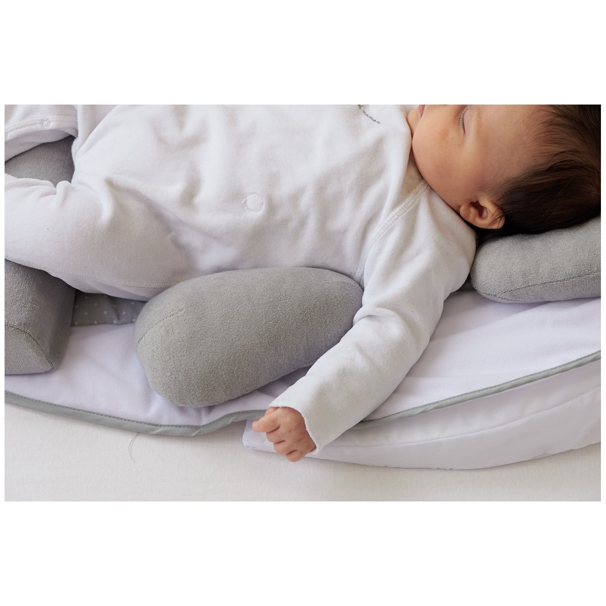 Tinéo - Cocon de sommeil bébé ergonomique