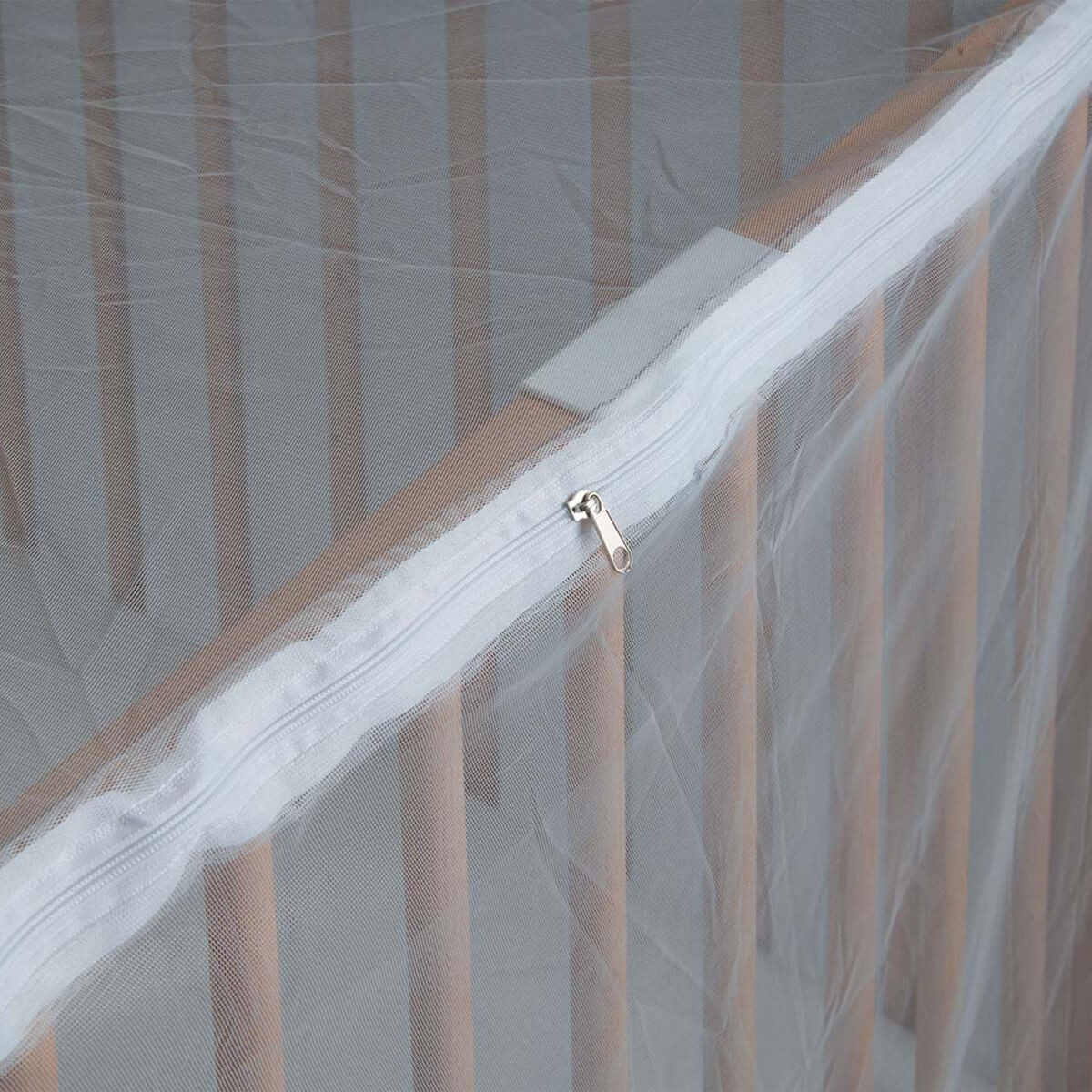 Tinéo - 10° Little Wolf Cot Wedge suitable for a bed measuring 60x120 cm