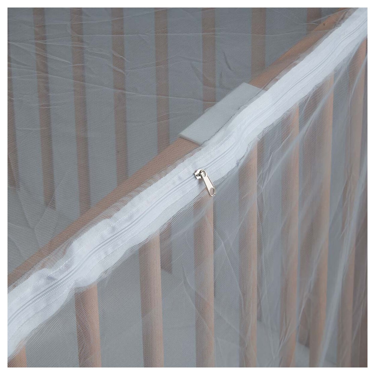 Tinéo - 10° Little Wolf Cot Wedge suitable for a bed measuring 60x120 cm