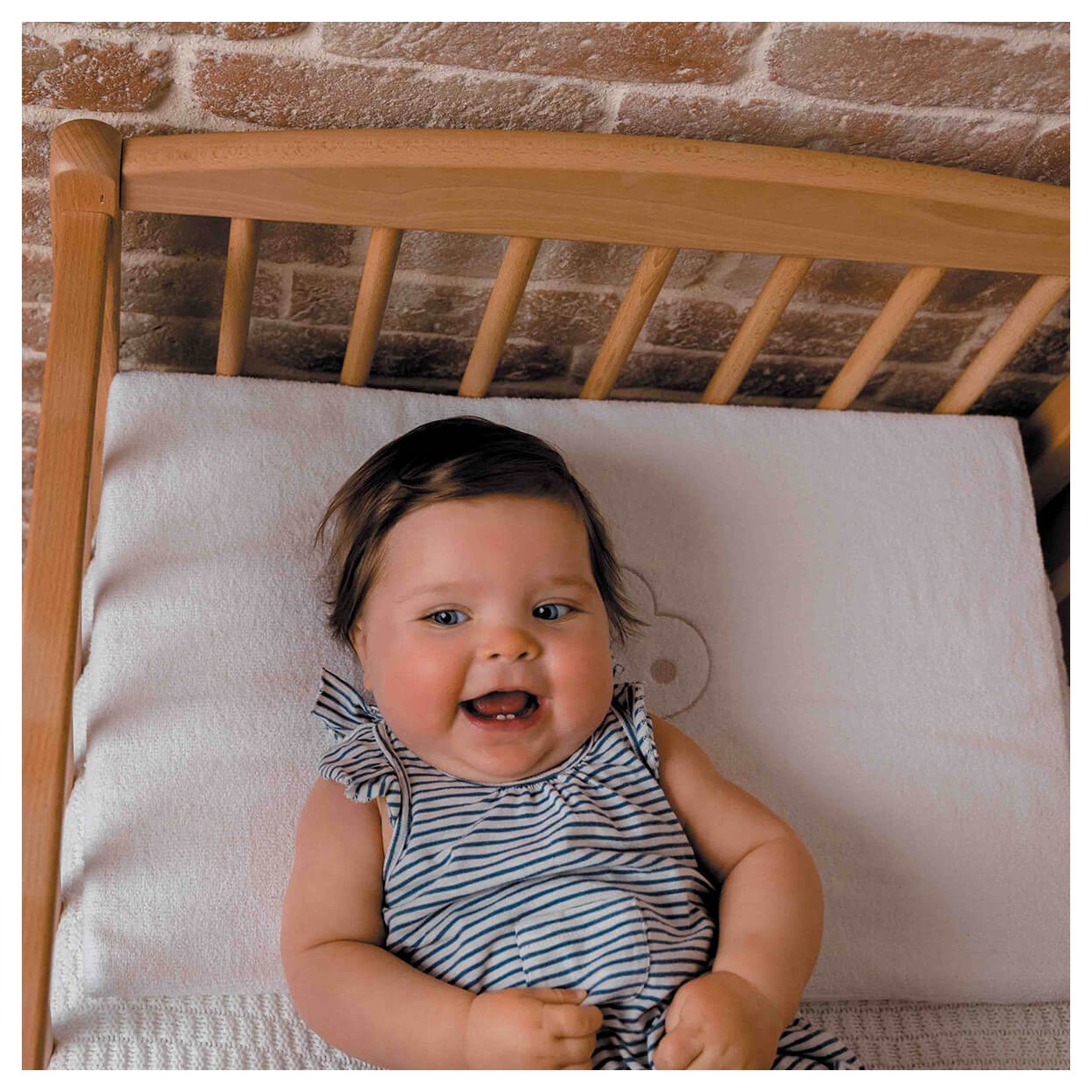 Tinéo - 10° Little Wolf Cot Wedge suitable for a bed measuring 60x120 cm